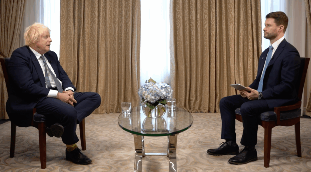 Boris Johnson on using AI for writing his books: “I love ChatGPT. It’s ...